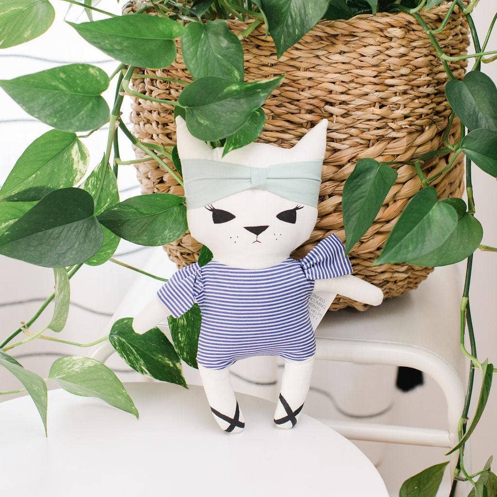 Hipster Cat Gal | Luxy Cats